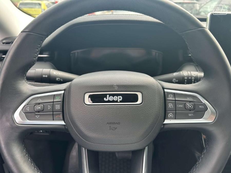 Grey Jeep Compass 2022 in Kaunas, with an engine capacity of 1.30 L and mileage of 29 thousand km for 32597 €, photo 6 on AUTOMOTO.COM.LV