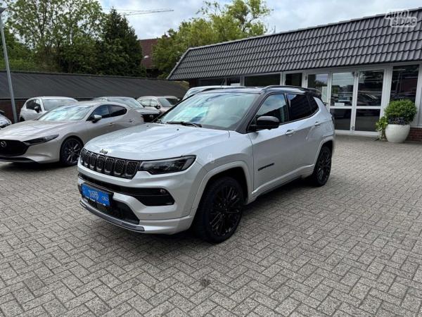 Pelēks Jeep Compass 2022 Kauņa, ar dzinēja tilpumu 1.30 L un nobraukumu 19 tūkst. km par 27540 €, foto 1 vietnē AUTOMOTO.COM.LV