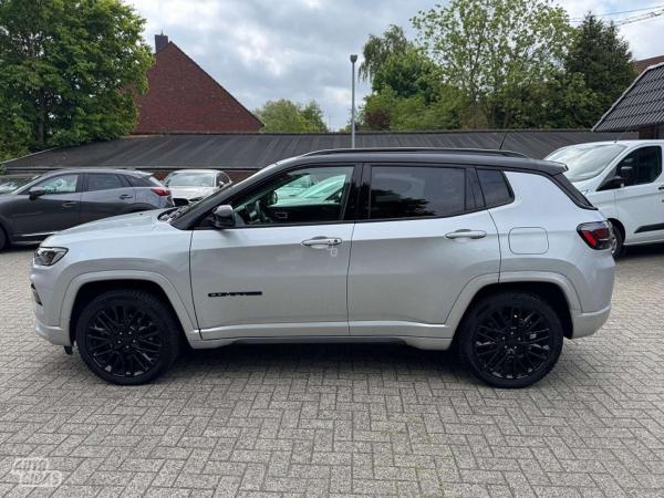 Pelēks Jeep Compass 2022 Kauņa, ar dzinēja tilpumu 1.30 L un nobraukumu 19 tūkst. km par 27540 €, foto 4 vietnē AUTOMOTO.COM.LV