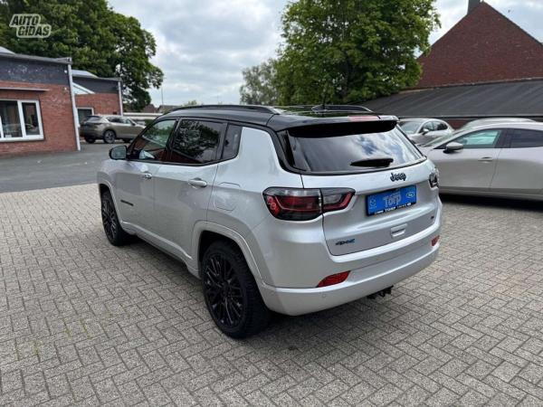 Pelēks Jeep Compass 2022 Kauņa, ar dzinēja tilpumu 1.30 L un nobraukumu 19 tūkst. km par 27540 €, foto 5 vietnē AUTOMOTO.COM.LV