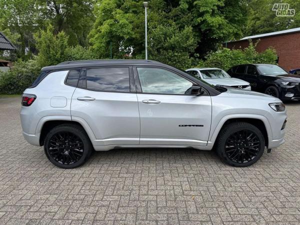 Pelēks Jeep Compass 2022 Kauņa, ar dzinēja tilpumu 1.30 L un nobraukumu 19 tūkst. km par 27540 €, foto 10 vietnē AUTOMOTO.COM.LV