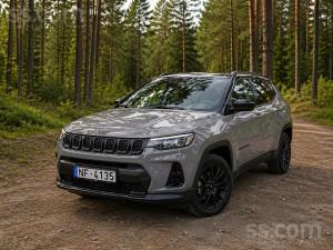 Grey Jeep Compass 2022 in Riga, with an engine capacity of 1.30 L and mileage of 50 thousand km for 18900 €, photo  on AUTOMOTO.COM.LV