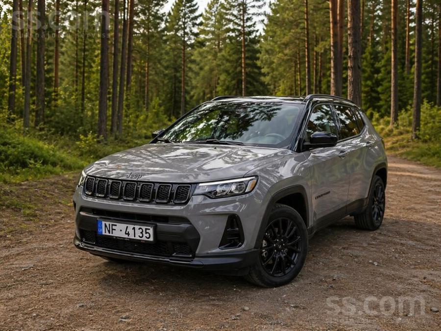 Pelēks Jeep Compass 2022 Rīga, ar dzinēja tilpumu 1.30 L un nobraukumu 50 tūkst. km par 18900 €, foto 1 vietnē AUTOMOTO.COM.LV
