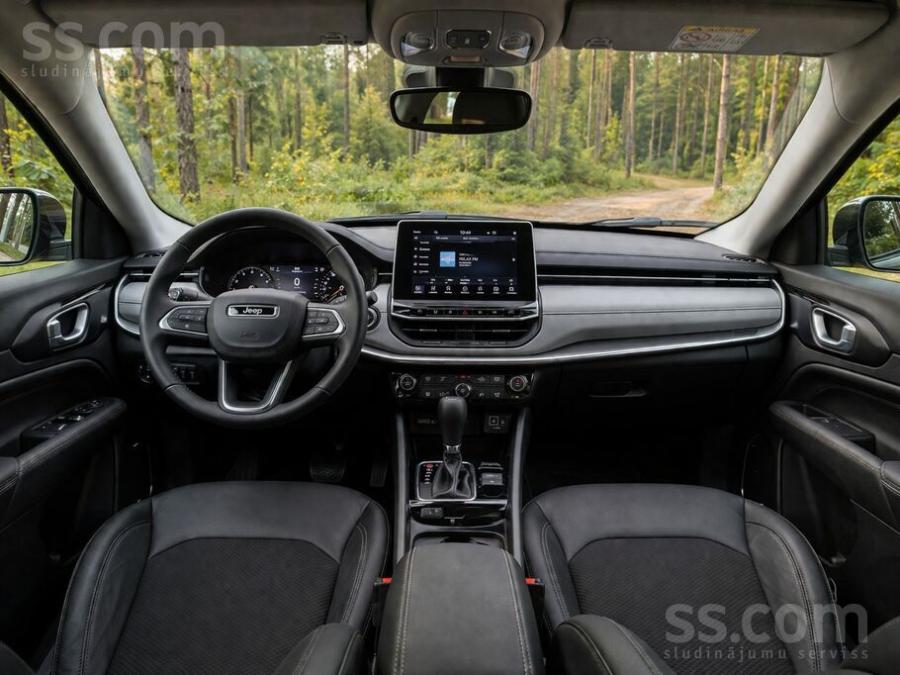 Pelēks Jeep Compass 2022 Rīga, ar dzinēja tilpumu 1.30 L un nobraukumu 50 tūkst. km par 18900 €, foto 5 vietnē AUTOMOTO.COM.LV