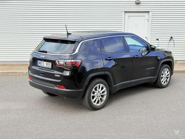 Pelēks Jeep Compass 2022 Viļņa, ar dzinēja tilpumu 1.33 L un nobraukumu 168 tūkst. km par 14490 €, foto 5 vietnē AUTOMOTO.COM.LV