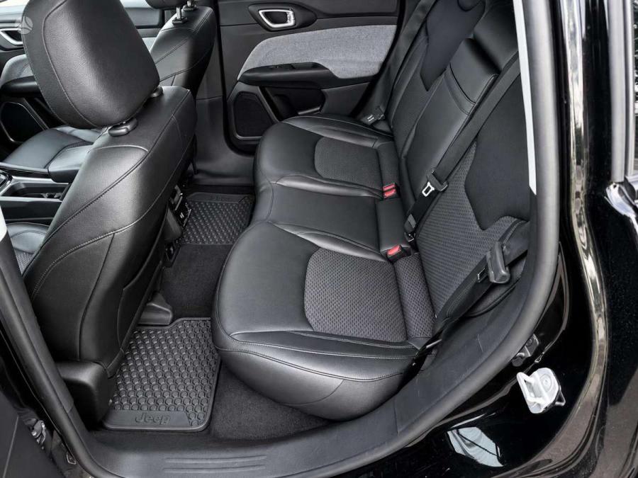 Pelēks Jeep Compass 2022 Viļņa, ar dzinēja tilpumu 1.33 L un nobraukumu 167 tūkst. km par 13950 €, foto 10 vietnē AUTOMOTO.COM.LV
