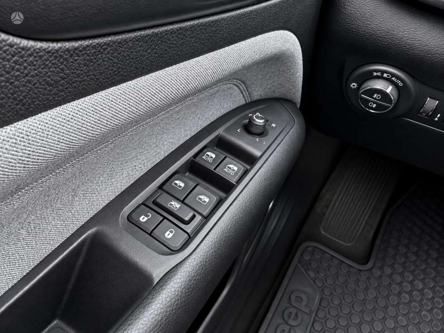 Pelēks Jeep Compass 2022 Viļņa, ar dzinēja tilpumu 1.33 L un nobraukumu 167 tūkst. km par 13950 €, foto 21 vietnē AUTOMOTO.COM.LV