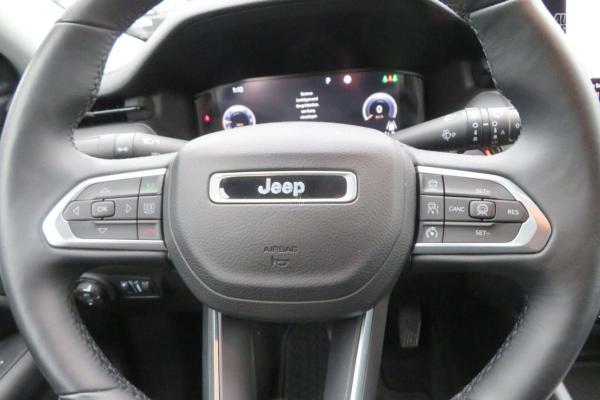 Pelēks Jeep Compass 2023 Kauņa, ar dzinēja tilpumu 1.50 L un nobraukumu 25 tūkst. km par 27772 €, foto 10 vietnē AUTOMOTO.COM.LV