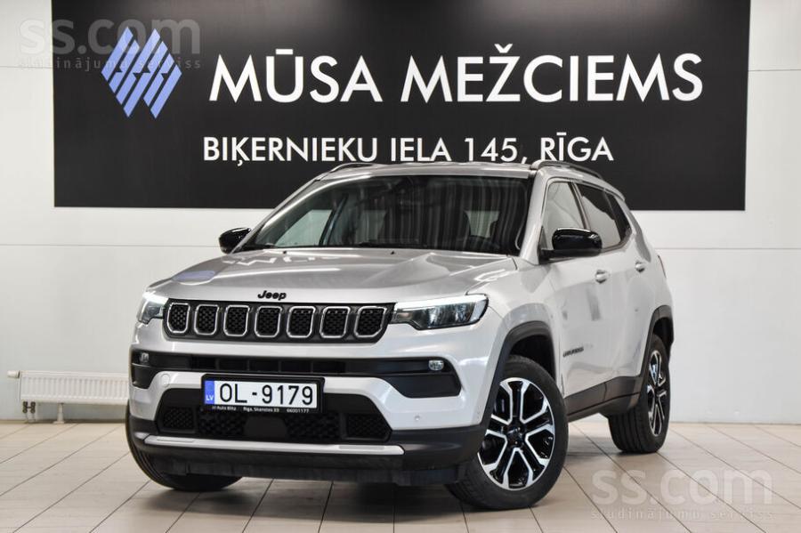 Pelēks Jeep Compass 2023 Rīga, ar dzinēja tilpumu 1.50 L un nobraukumu 54 tūkst. km par 21990 €, foto 1 vietnē AUTOMOTO.COM.LV