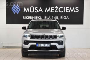 Pelēks Jeep Compass 2023 Rīga, ar dzinēja tilpumu 1.50 L un nobraukumu 54 tūkst. km par 21990 €, foto 3 vietnē AUTOMOTO.COM.LV