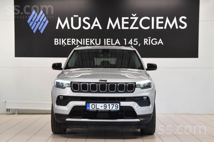Pelēks Jeep Compass 2023 Rīga, ar dzinēja tilpumu 1.50 L un nobraukumu 54 tūkst. km par 21990 €, foto 3 vietnē AUTOMOTO.COM.LV