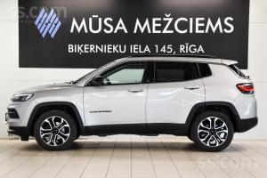Pelēks Jeep Compass 2023 Rīga, ar dzinēja tilpumu 1.50 L un nobraukumu 54 tūkst. km par 21990 €, foto 6 vietnē AUTOMOTO.COM.LV