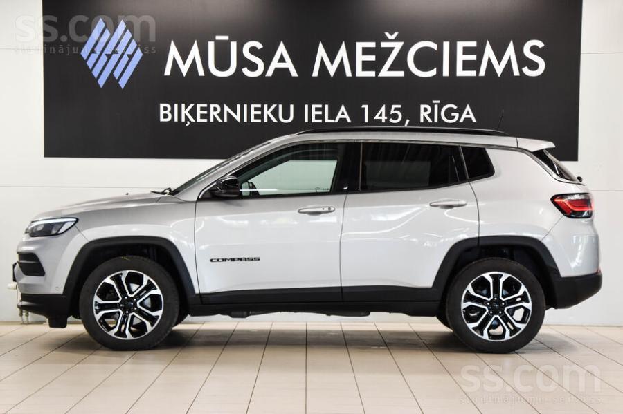 Pelēks Jeep Compass 2023 Rīga, ar dzinēja tilpumu 1.50 L un nobraukumu 54 tūkst. km par 21990 €, foto 6 vietnē AUTOMOTO.COM.LV