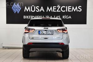 Pelēks Jeep Compass 2023 Rīga, ar dzinēja tilpumu 1.50 L un nobraukumu 54 tūkst. km par 21990 €, foto 8 vietnē AUTOMOTO.COM.LV