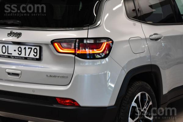 Grey Jeep Compass 2023 in Riga, with an engine capacity of 1.50 L and mileage of 54 thousand km for 21990 €, photo 10 on AUTOMOTO.COM.LV