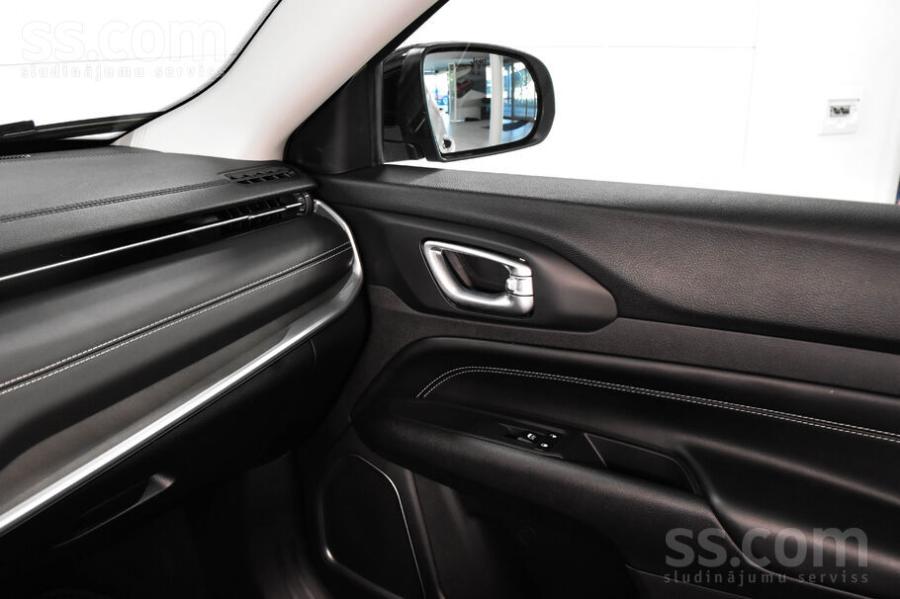 Pelēks Jeep Compass 2023 Rīga, ar dzinēja tilpumu 1.50 L un nobraukumu 54 tūkst. km par 21990 €, foto 14 vietnē AUTOMOTO.COM.LV