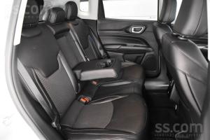 Pelēks Jeep Compass 2023 Rīga, ar dzinēja tilpumu 1.50 L un nobraukumu 54 tūkst. km par 21990 €, foto 17 vietnē AUTOMOTO.COM.LV