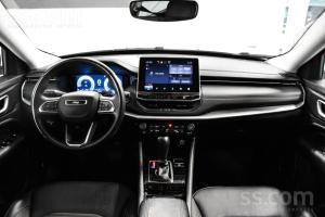Pelēks Jeep Compass 2023 Rīga, ar dzinēja tilpumu 1.50 L un nobraukumu 54 tūkst. km par 21990 €, foto 18 vietnē AUTOMOTO.COM.LV