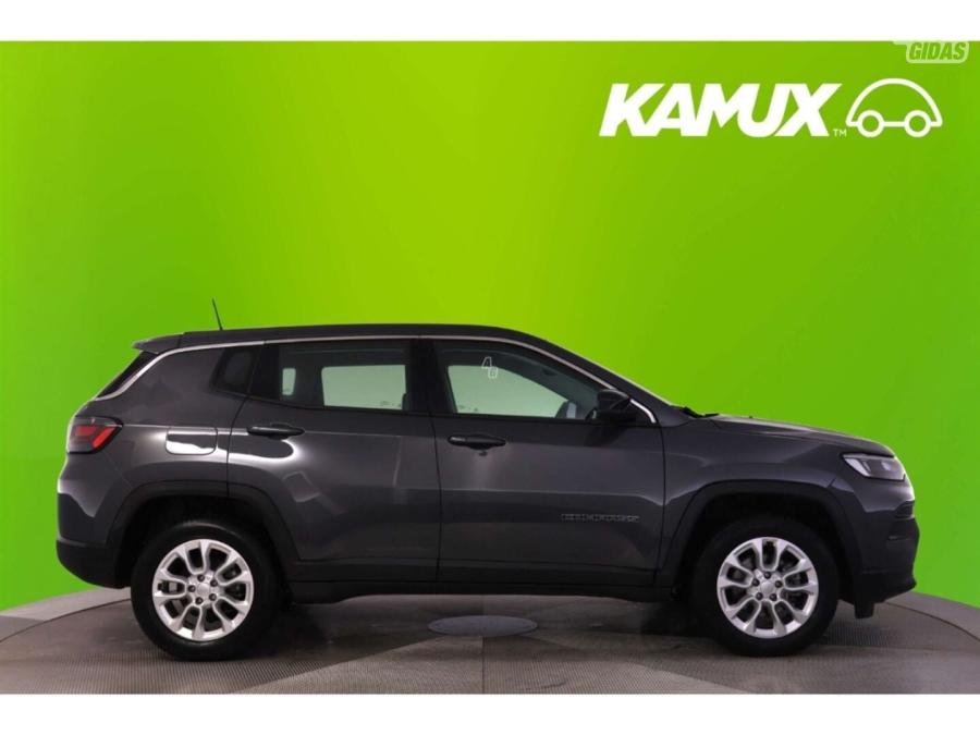 Grey Jeep Compass 2024 in Kaunas, with an engine capacity of 1.50 L and mileage of 16 thousand km for 25377 €, photo 3 on AUTOMOTO.COM.LV