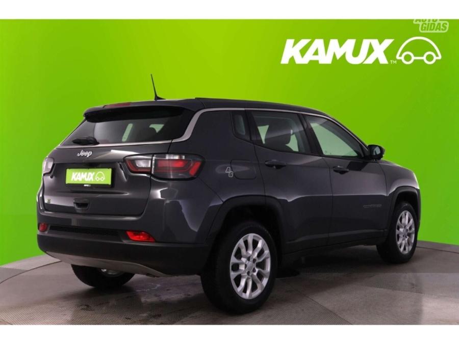 Grey Jeep Compass 2024 in Kaunas, with an engine capacity of 1.50 L and mileage of 16 thousand km for 25377 €, photo 4 on AUTOMOTO.COM.LV