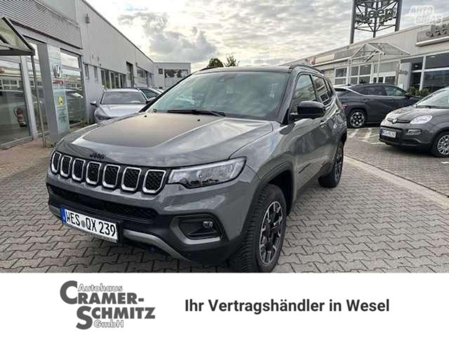 Grey Jeep Compass 2024 in Kaunas, with an engine capacity of 1.30 L and mileage of 16 thousand km for 32690 €, photo 1 on AUTOMOTO.COM.LV