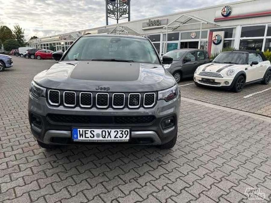 Grey Jeep Compass 2024 in Kaunas, with an engine capacity of 1.30 L and mileage of 16 thousand km for 32690 €, photo 2 on AUTOMOTO.COM.LV