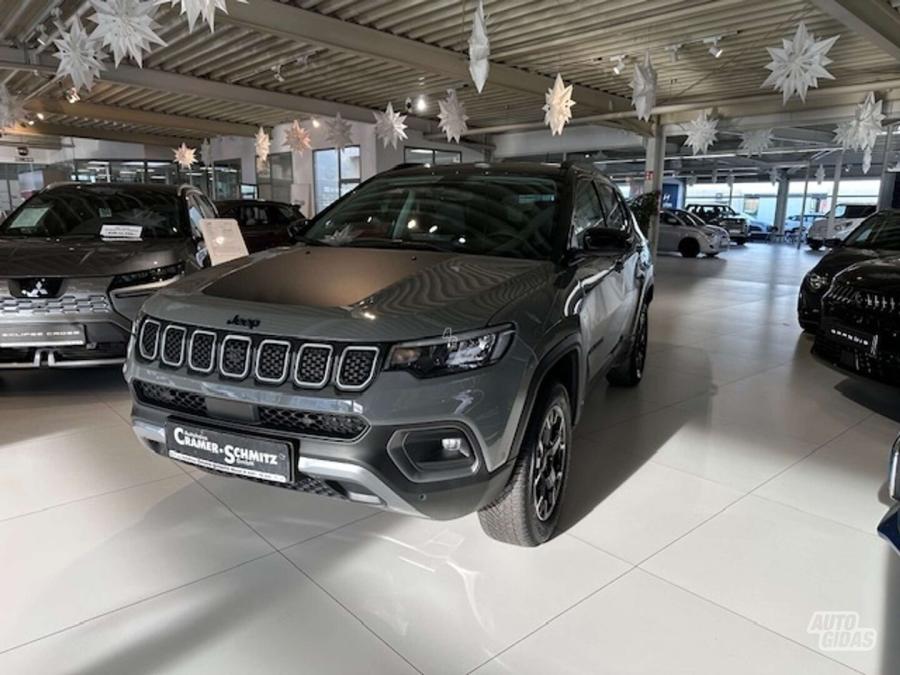 Grey Jeep Compass 2024 in Kaunas, with an engine capacity of 1.30 L and mileage of 16 thousand km for 32690 €, photo 15 on AUTOMOTO.COM.LV
