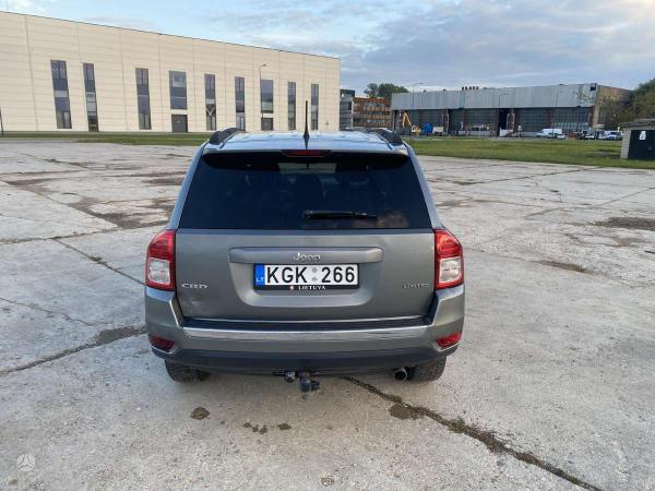 Grey Jeep Compass 2012 in Kaunas, with an engine capacity of 2.14 L and mileage of 250 thousand km for 2000 €, photo 2 on AUTOMOTO.COM.LV