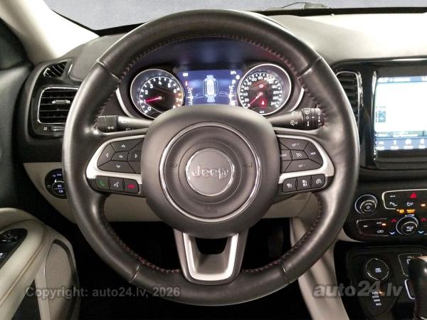 Grey Jeep Compass 2019 in Tallinn, with an engine capacity of 1.40 L and mileage of 154 thousand km for 10990 €, photo 5 on AUTOMOTO.COM.LV
