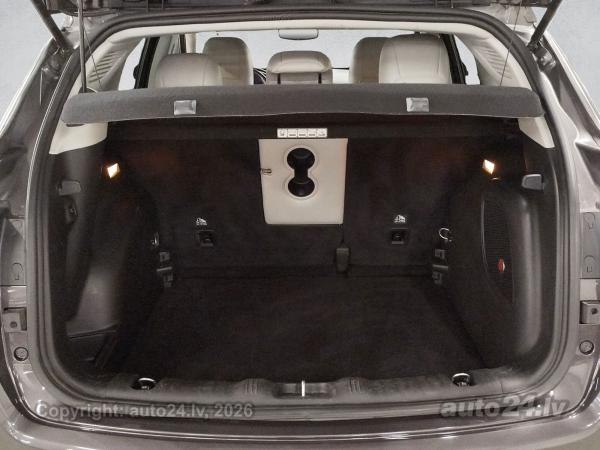 Grey Jeep Compass 2019 in Tallinn, with an engine capacity of 1.40 L and mileage of 154 thousand km for 10990 €, photo 9 on AUTOMOTO.COM.LV