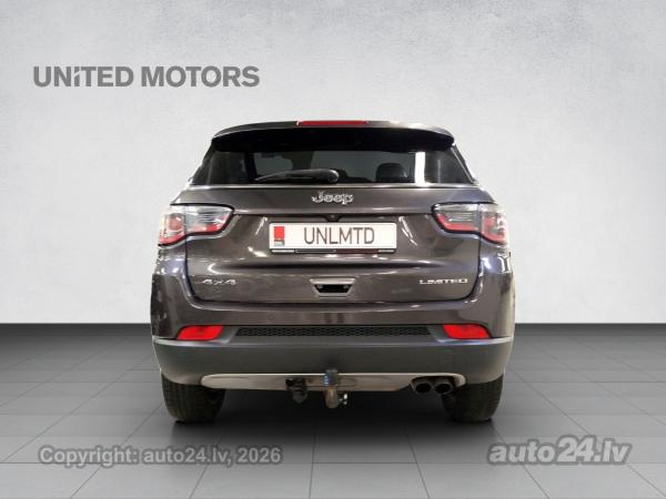 Grey Jeep Compass 2019 in Tallinn, with an engine capacity of 1.40 L and mileage of 154 thousand km for 10990 €, photo 11 on AUTOMOTO.COM.LV