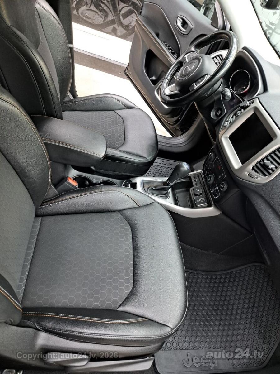Jeep Compass 2021 in Tallinn, with an engine capacity of 1.30 L and mileage of 65 thousand km for 20000 €, photo 3 on AUTOMOTO.COM.LV