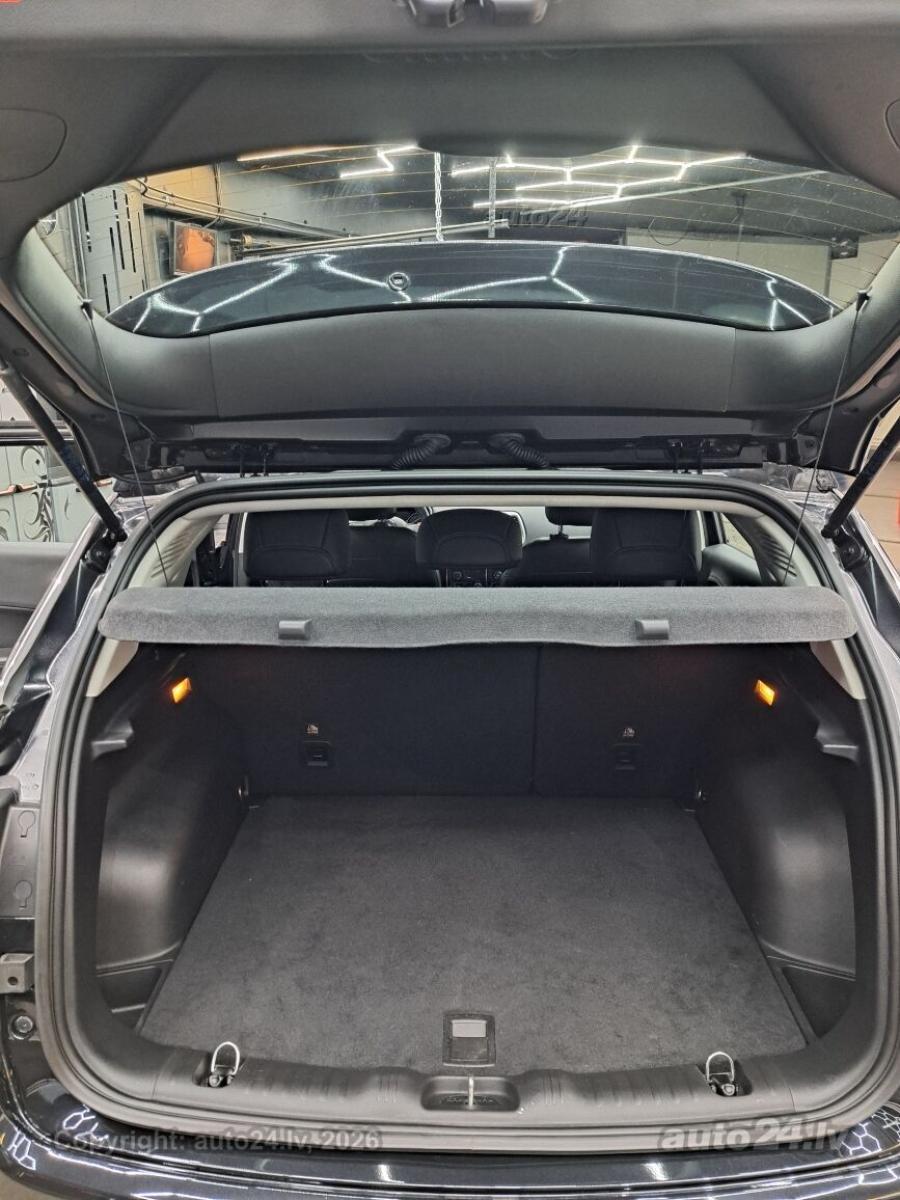Jeep Compass 2021 in Tallinn, with an engine capacity of 1.30 L and mileage of 65 thousand km for 20000 €, photo 8 on AUTOMOTO.COM.LV