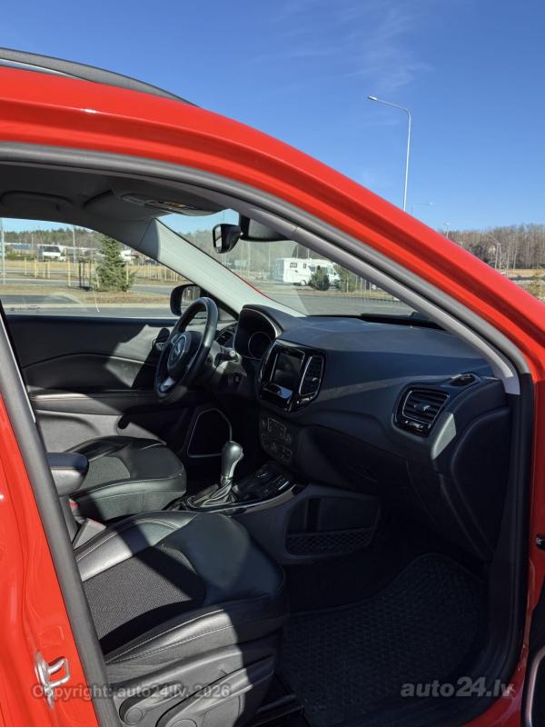 Orange Jeep Compass 2019 in Tallinn, with an engine capacity of 1.40 L and mileage of 69 thousand km for 16900 €, photo 10 on AUTOMOTO.COM.LV