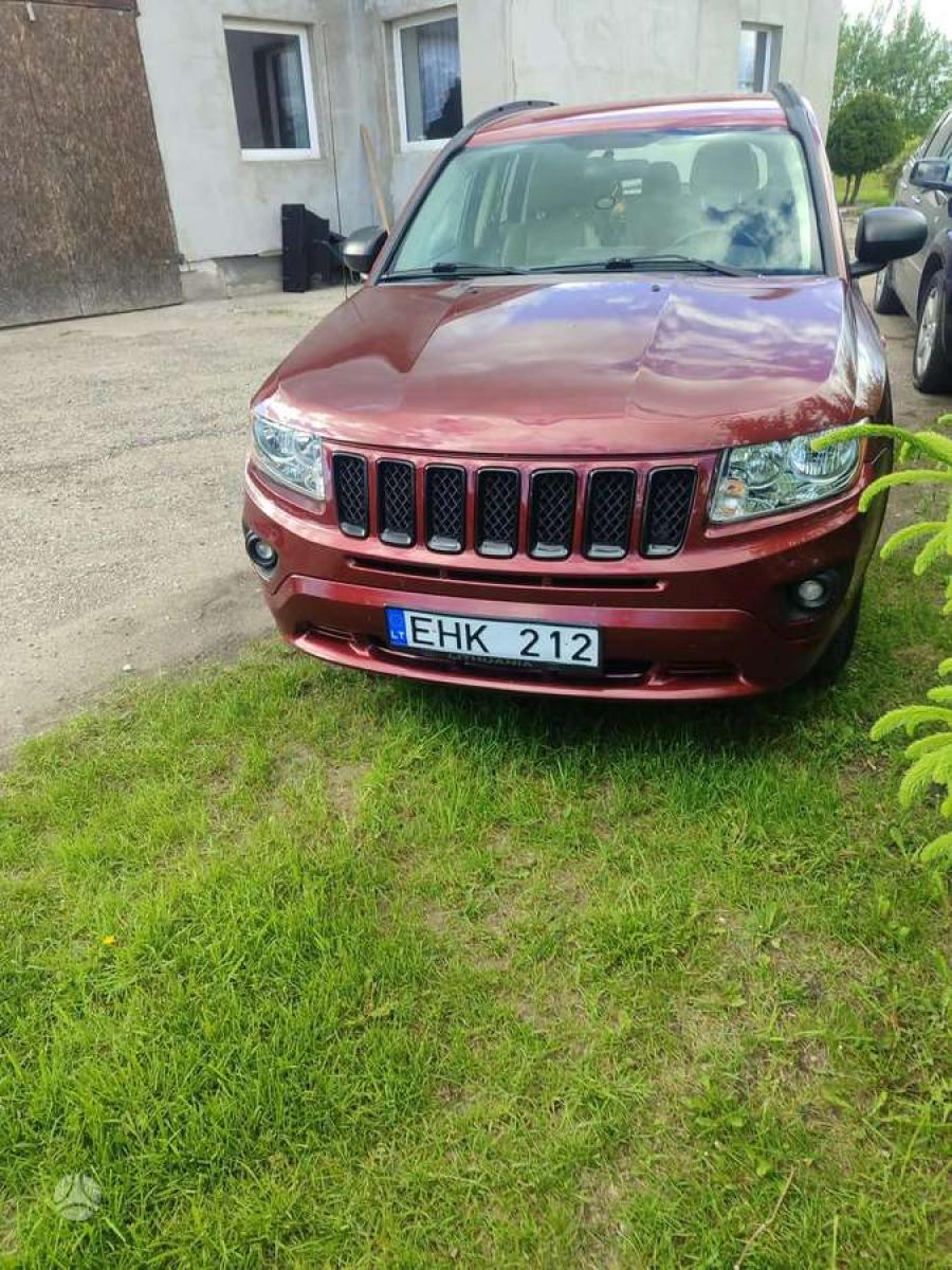 Sarkans Jeep Compass 2008 Kaišiadorys, ar dzinēja tilpumu 2.36 L un nobraukumu 235 tūkst. km par 1450 €, foto 1 vietnē AUTOMOTO.COM.LV