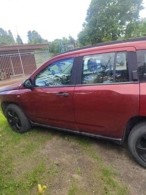 Sarkans Jeep Compass 2008 Kaišiadorys, ar dzinēja tilpumu 2.36 L un nobraukumu 235 tūkst. km par 1450 €, foto 3 vietnē AUTOMOTO.COM.LV