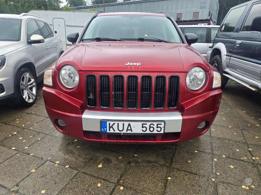 Sarkans Jeep Compass 2008 Viļņa, ar dzinēja tilpumu 1.97 L un nobraukumu 205 tūkst. km par 1200 €, foto 1 vietnē AUTOMOTO.COM.LV