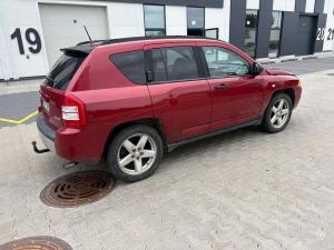 Red Jeep Compass 2010 in Vilnius, with an engine capacity of 1.97 L and mileage of 205 thousand km for 1400 €, photo 4 on AUTOMOTO.COM.LV