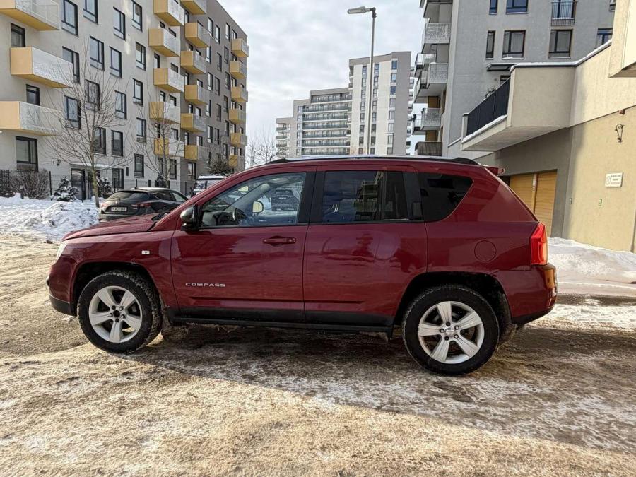 Sarkans Jeep Compass 2011 Viļņa, ar dzinēja tilpumu 2.36 L un nobraukumu 158 tūkst. km par 2650 €, foto 3 vietnē AUTOMOTO.COM.LV