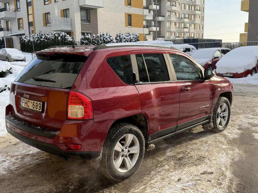Sarkans Jeep Compass 2011 Viļņa, ar dzinēja tilpumu 2.36 L un nobraukumu 158 tūkst. km par 2650 €, foto 7 vietnē AUTOMOTO.COM.LV