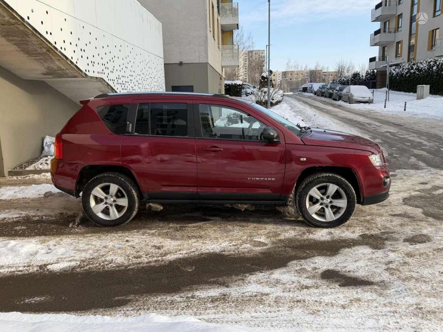 Sarkans Jeep Compass 2011 Viļņa, ar dzinēja tilpumu 2.36 L un nobraukumu 158 tūkst. km par 2650 €, foto 8 vietnē AUTOMOTO.COM.LV