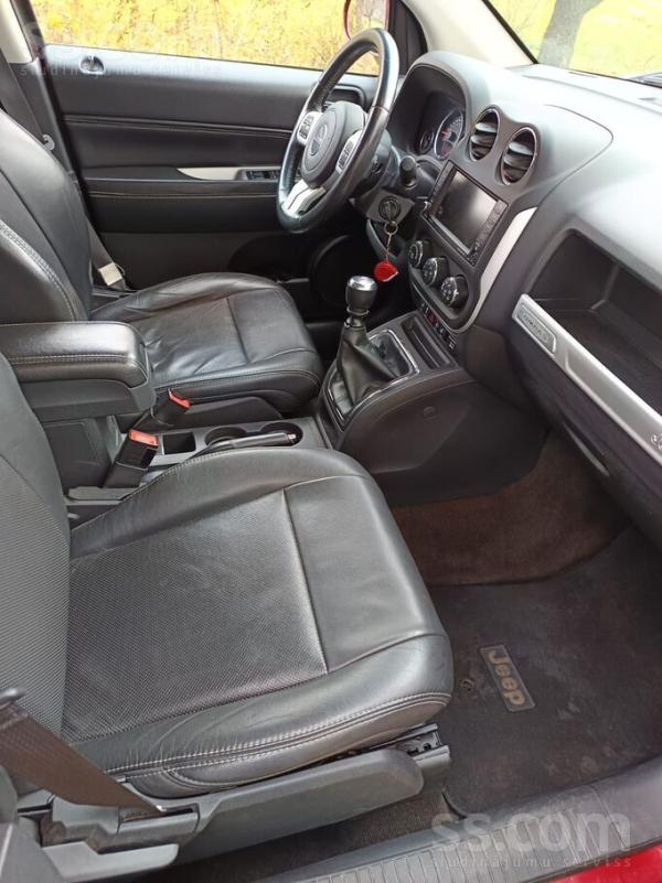Red Jeep Compass 2014 in Riga, with an engine capacity of 2.20 L and mileage of 140 thousand km for 5050 €, photo 4 on AUTOMOTO.COM.LV