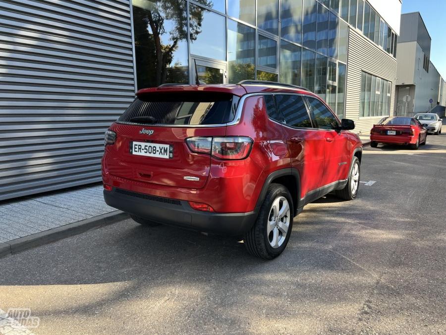 Red Jeep Compass 2017 in Vilnius, with an engine capacity of 1.60 L and mileage of 123 thousand km for 13800 €, photo 4 on AUTOMOTO.COM.LV