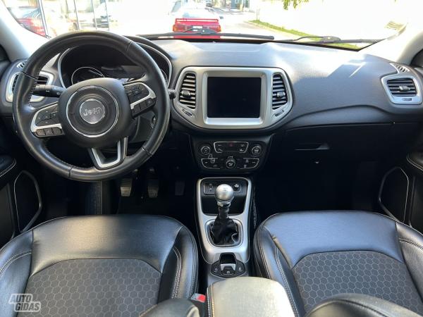 Red Jeep Compass 2017 in Vilnius, with an engine capacity of 1.60 L and mileage of 123 thousand km for 13800 €, photo 9 on AUTOMOTO.COM.LV