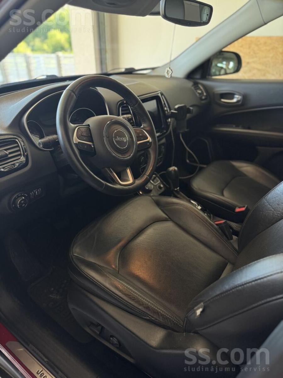 Red Jeep Compass 2017 in Riga, with an engine capacity of 1.40 L and mileage of 58 thousand km for 16900 €, photo 7 on AUTOMOTO.COM.LV