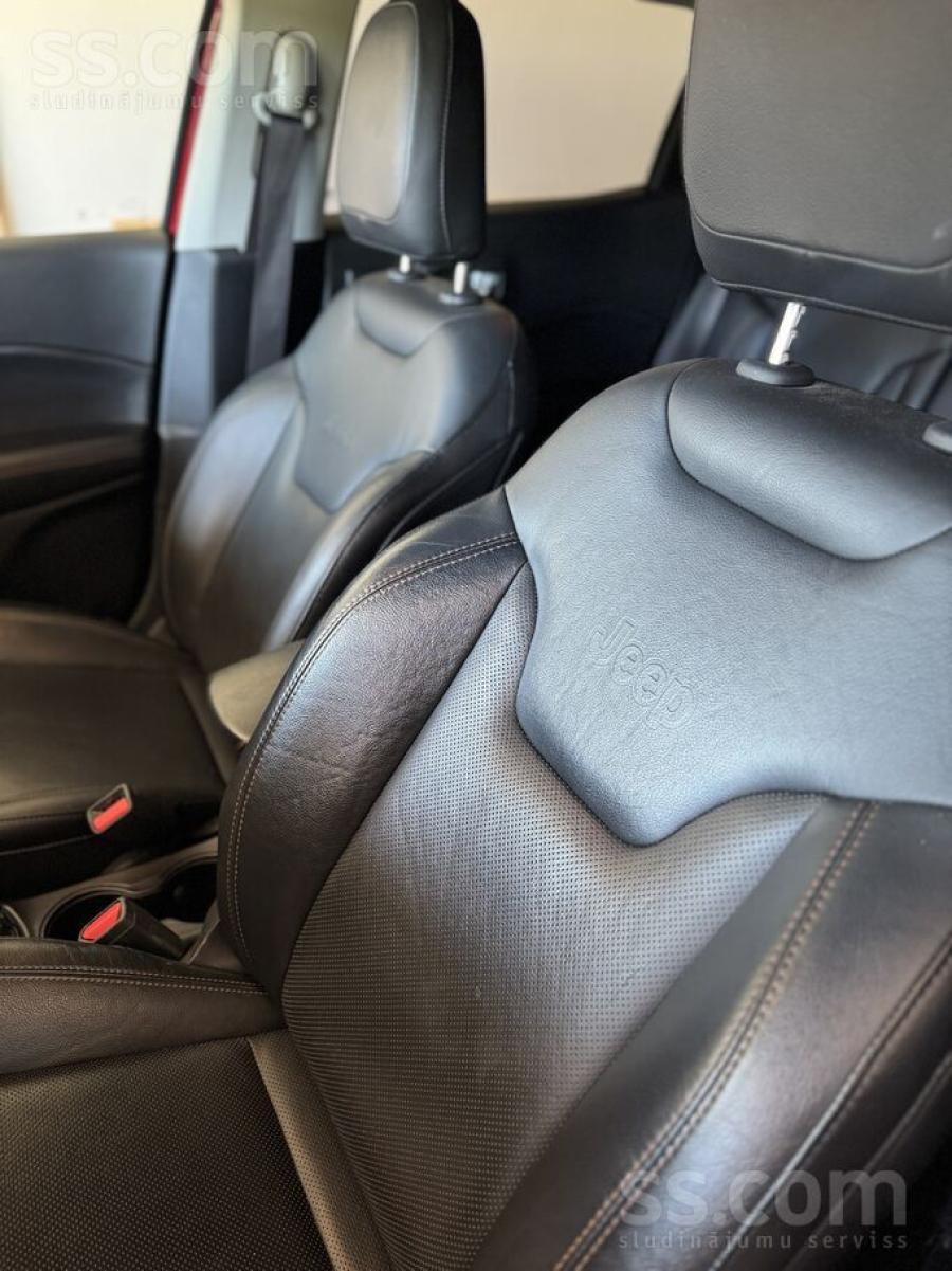 Red Jeep Compass 2017 in Riga, with an engine capacity of 1.40 L and mileage of 58 thousand km for 16900 €, photo 8 on AUTOMOTO.COM.LV