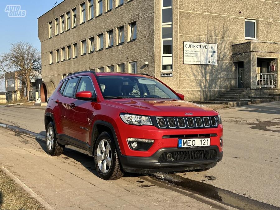 Red Jeep Compass 2018 in Klaipeda, with an engine capacity of 2.00 L and mileage of 182 thousand km for 9600 €, photo 1 on AUTOMOTO.COM.LV