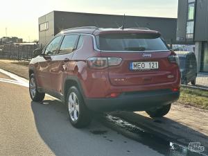 Red Jeep Compass 2018 in Klaipeda, with an engine capacity of 2.00 L and mileage of 182 thousand km for 9600 €, photo 4 on AUTOMOTO.COM.LV
