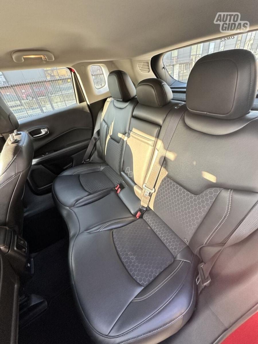 Red Jeep Compass 2018 in Klaipeda, with an engine capacity of 2.00 L and mileage of 182 thousand km for 9600 €, photo 8 on AUTOMOTO.COM.LV