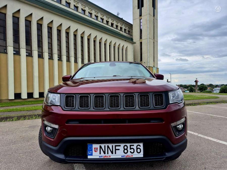 Sarkans Jeep Compass 2021 Kauņa, ar dzinēja tilpumu 2.36 L un nobraukumu 105 tūkst. km par 16800 €, foto 3 vietnē AUTOMOTO.COM.LV